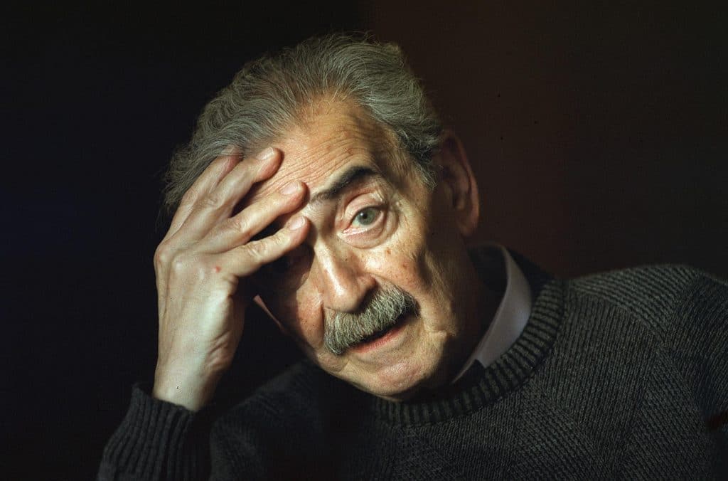 5 famous Argentine poets about love - Wanderlust Spanish